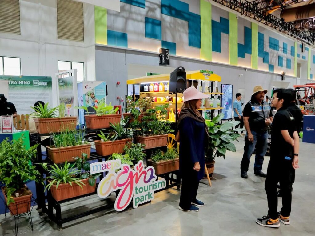 GREEN KIT TARIK PERHATIAN PENGUNJUNG MAEPS Serdang, SHOWTECH MARDI 2025 ...