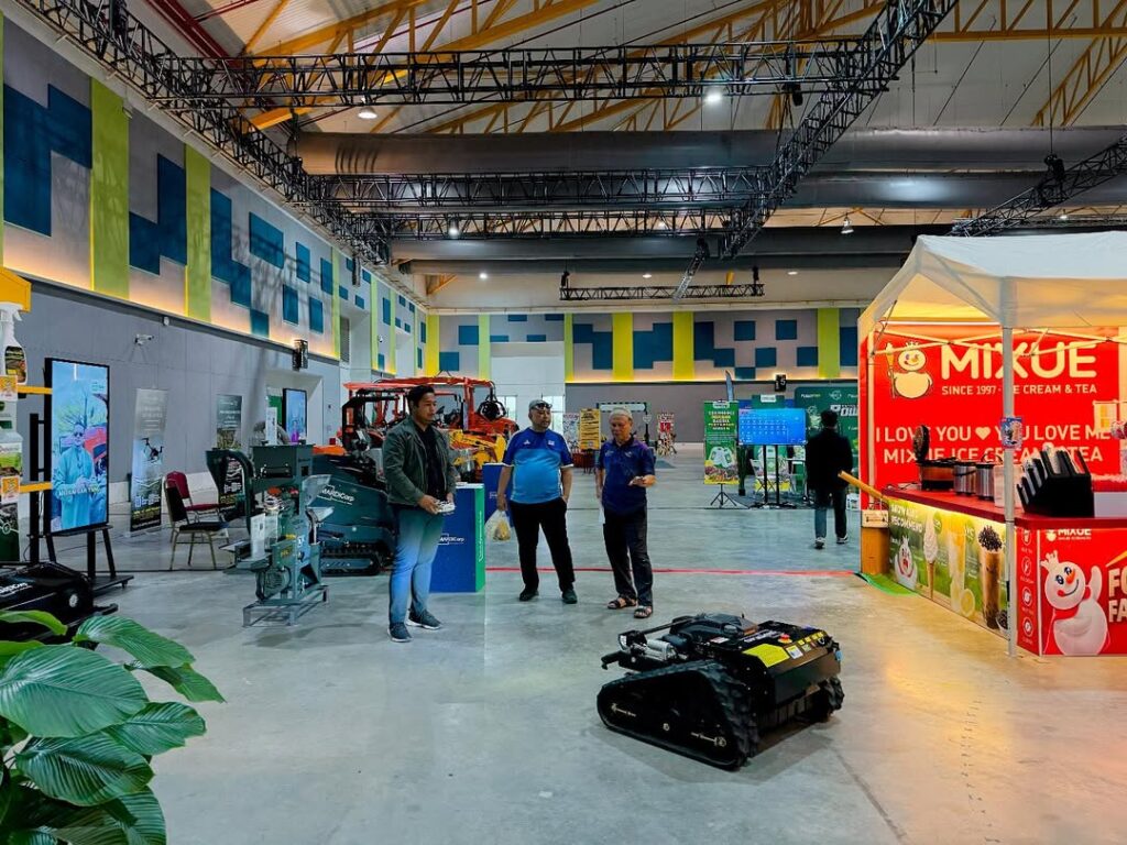 GREEN KIT TARIK PERHATIAN PENGUNJUNG MAEPS Serdang, SHOWTECH MARDI 2025 ...